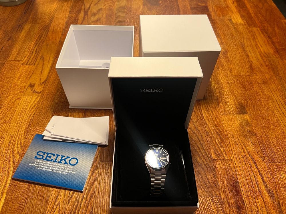 Seiko 5 Sports Day-Date Blau (Gebraucht) in Balgach für CHF 77 – mit Lieferung auf Ricardo kaufen