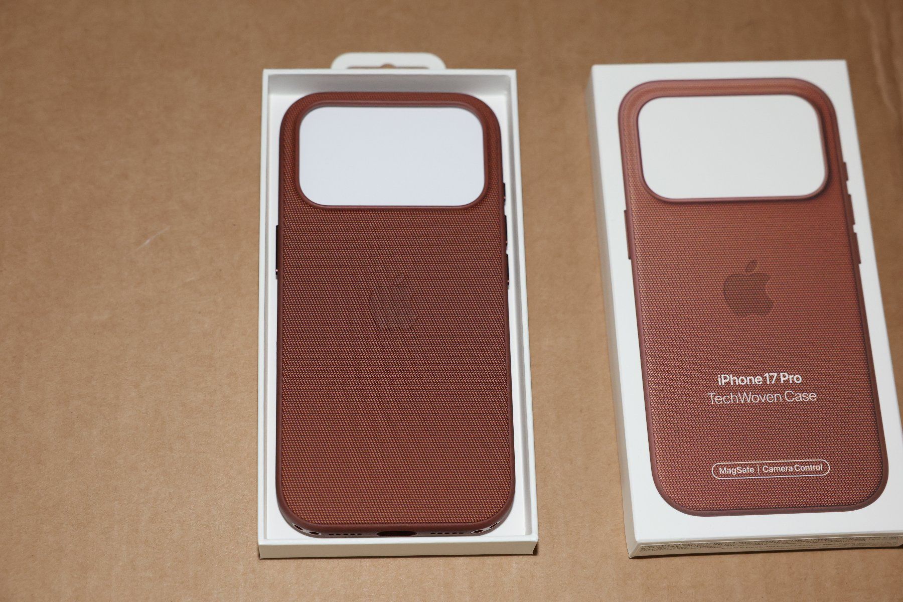 Apple TechWoven Case Braun für iPhone 17 Pro (Neu (gemäss Beschreibung ...