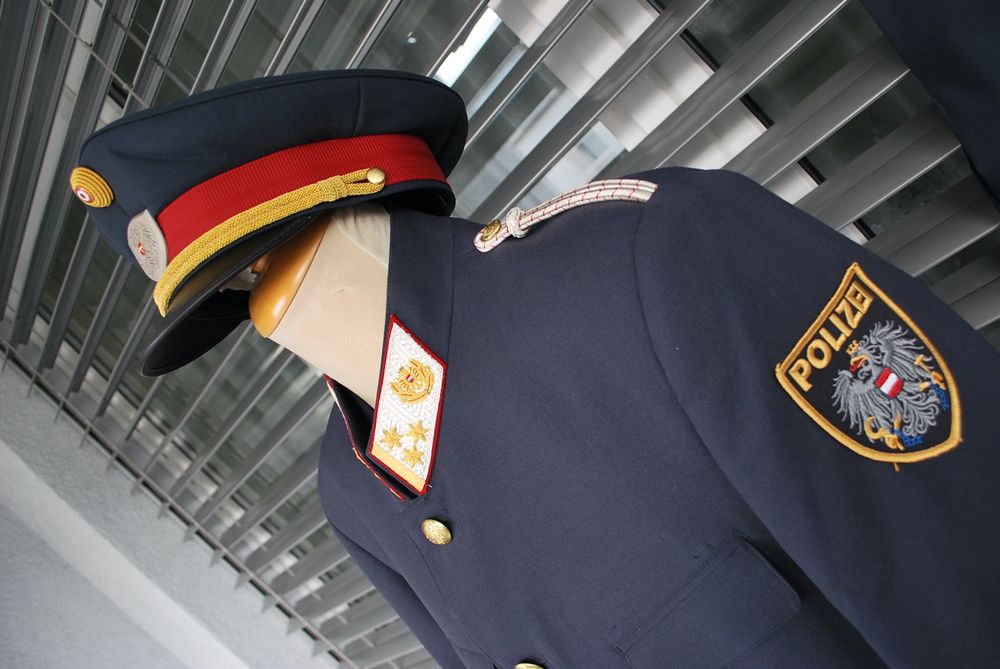 Österreich, Polizei Representative Uniform Set 2005 (D'occasion) à Biel ...
