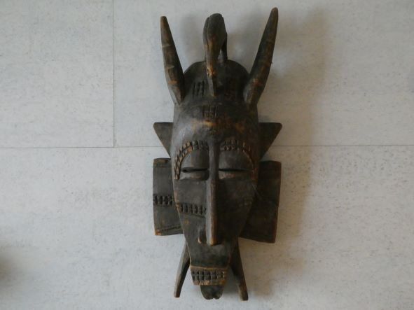 Holzmaske (Gebraucht) in Männedorf für CHF 6 – mit Lieferung auf Ricardo kaufen