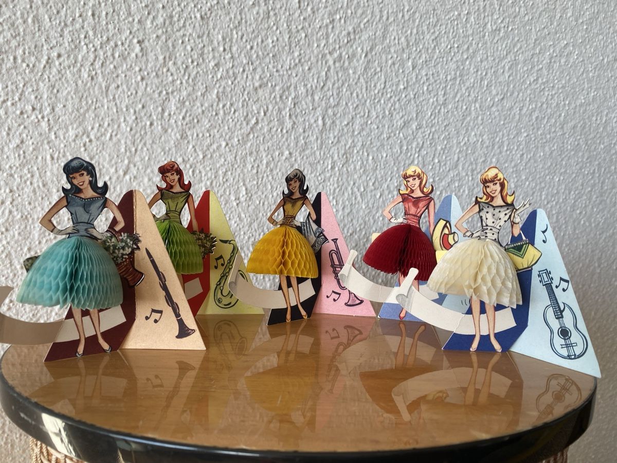 50er Jahre Tischkärtchen in Form von Petticoat Girls (Gebraucht) in ...