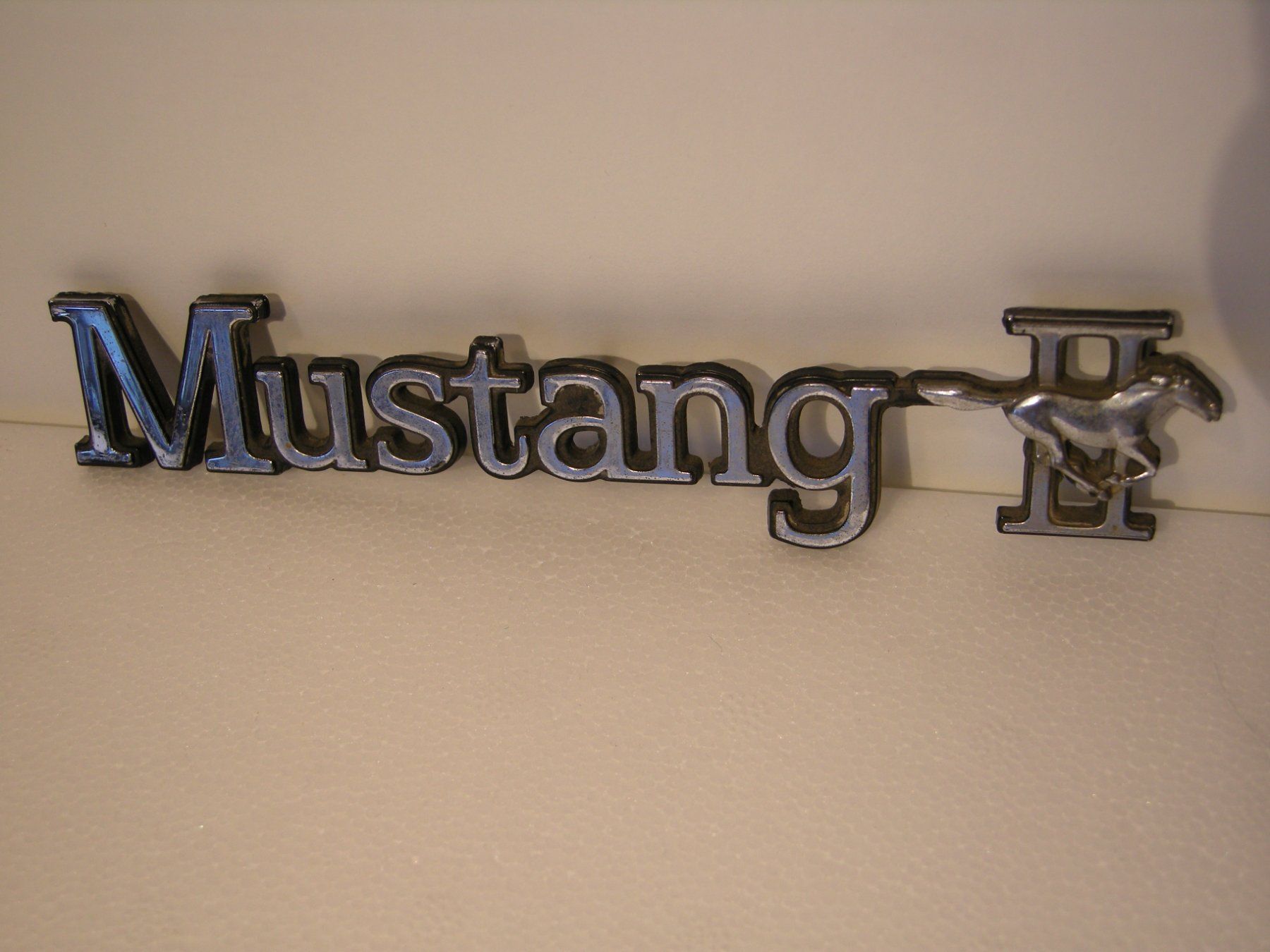 ECHTES MUSTANG II EMBLEM, METALL, 16 CM LANG (Gebraucht) in Eschenbach ...