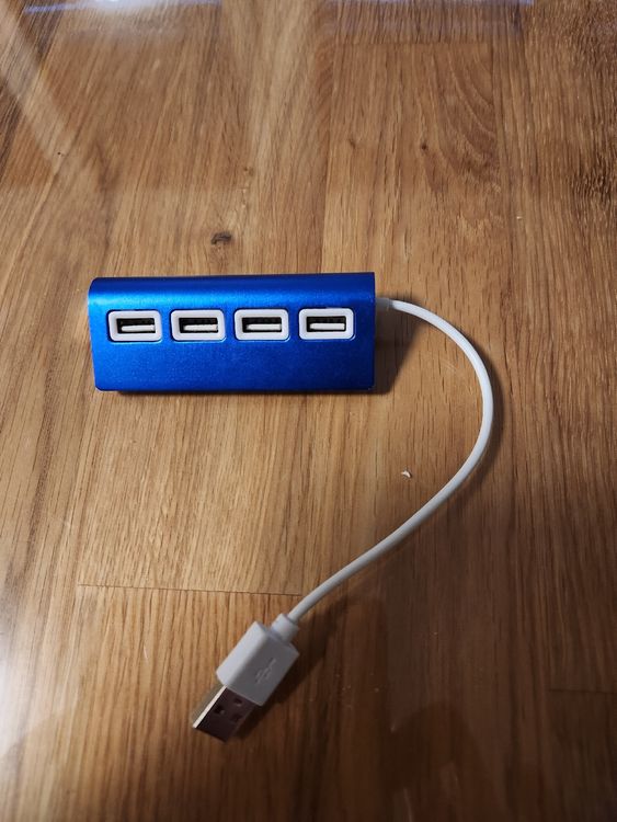 USB Hub (Gebraucht) in Root für CHF 1 – mit Lieferung auf Ricardo kaufen