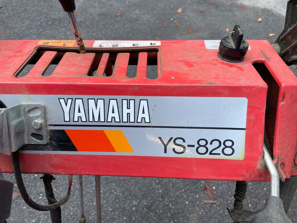 Raupen-Schneefräse Yamaha YS-828 *Teildefekt* | Kaufen auf Ricardo
