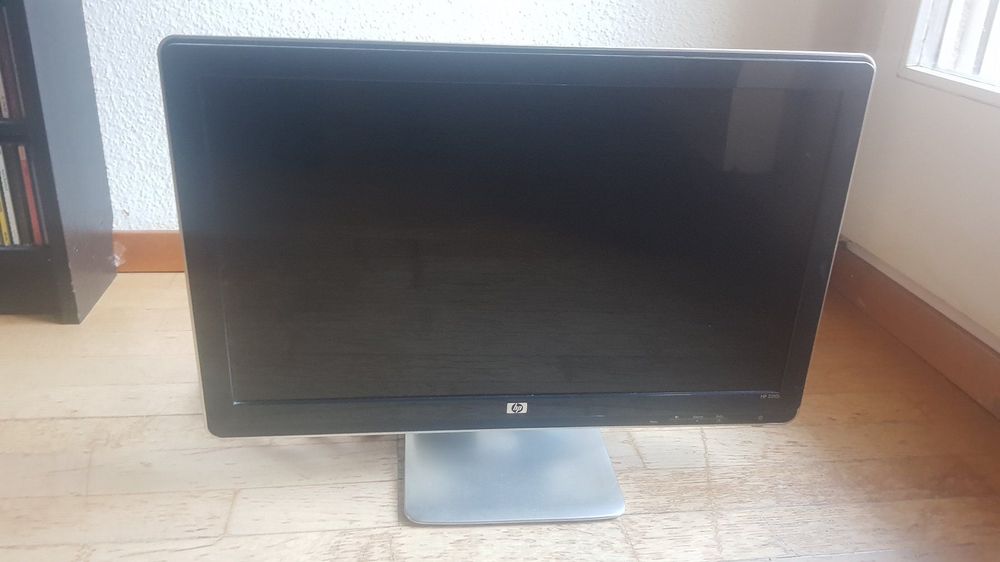 Monitor HP 2210i 21.5 Zoll TFT (Gebraucht) in Zürich für CHF 12 – mit ...