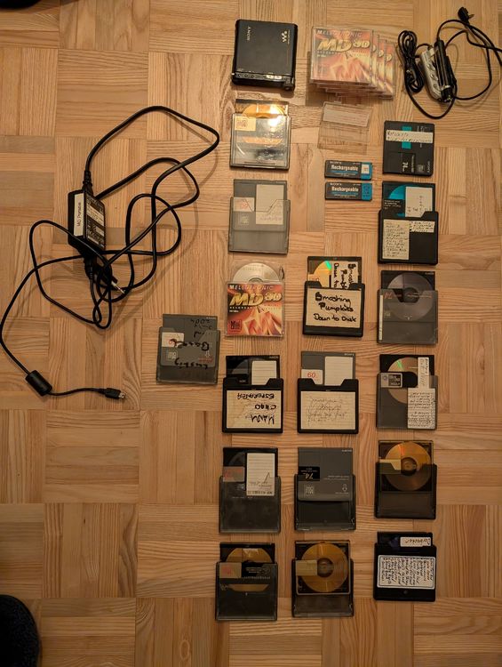 Sony MZ-RH1 MiniDisc-Recorder – Top-Set mit 17 MDs & 3 Akkus (Gebraucht ...