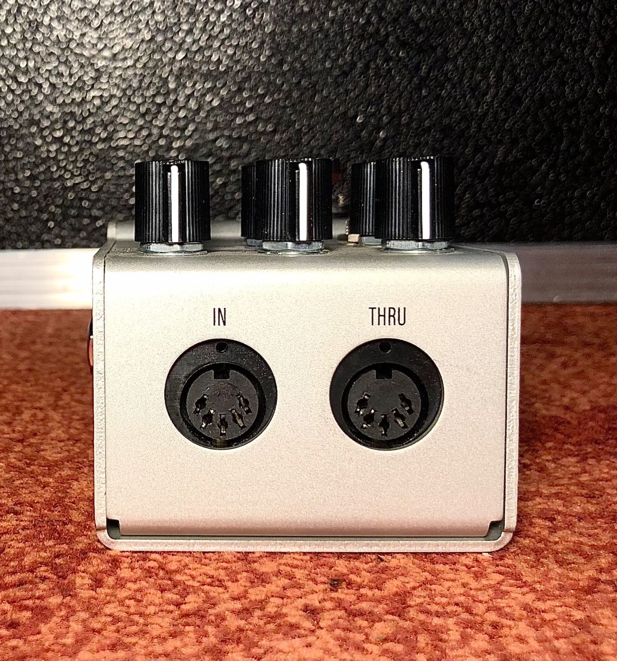 Walrus Audio Mako D1 High-Fidelity Stereo Delay Pedal V2 (Gebraucht) in ...