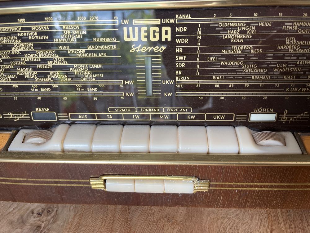 Radio, Wega stereo, vintage bis antik (Gebraucht) in für CHF 21 – nur ...
