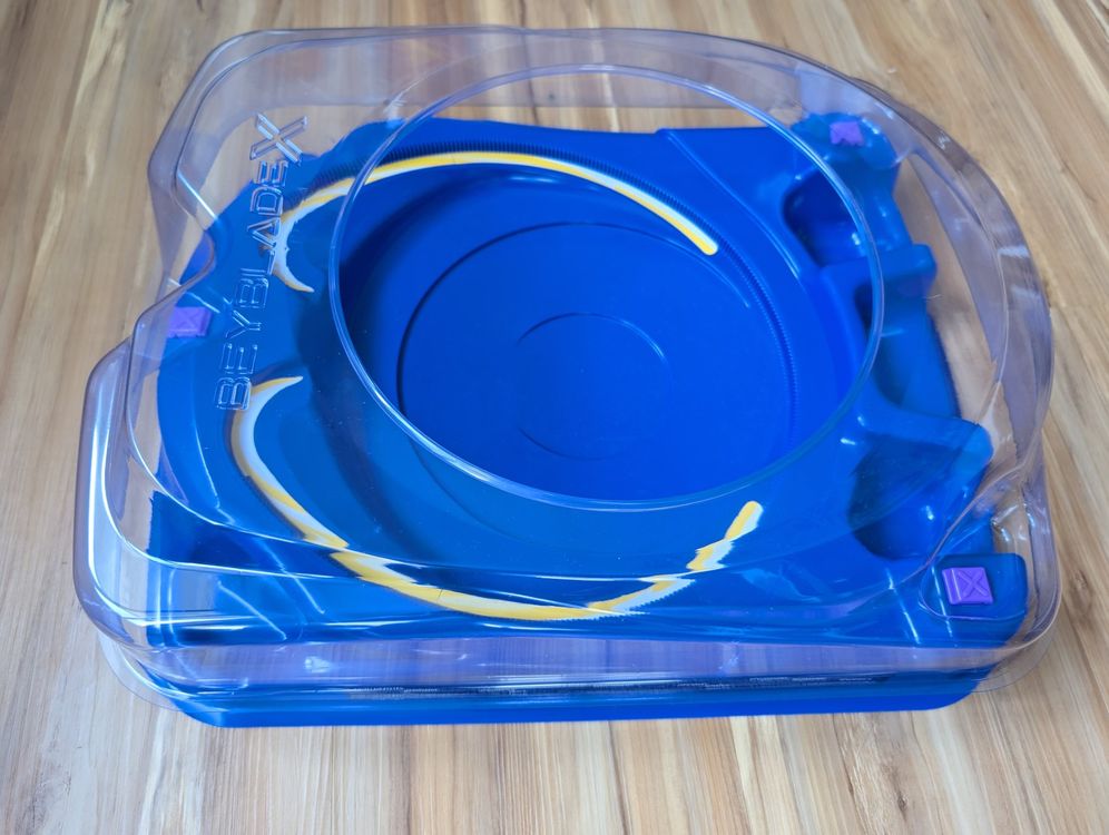 Beyblade x Drop Attack Stadium (Neu (gemäss Beschreibung)) in Pfungen ...