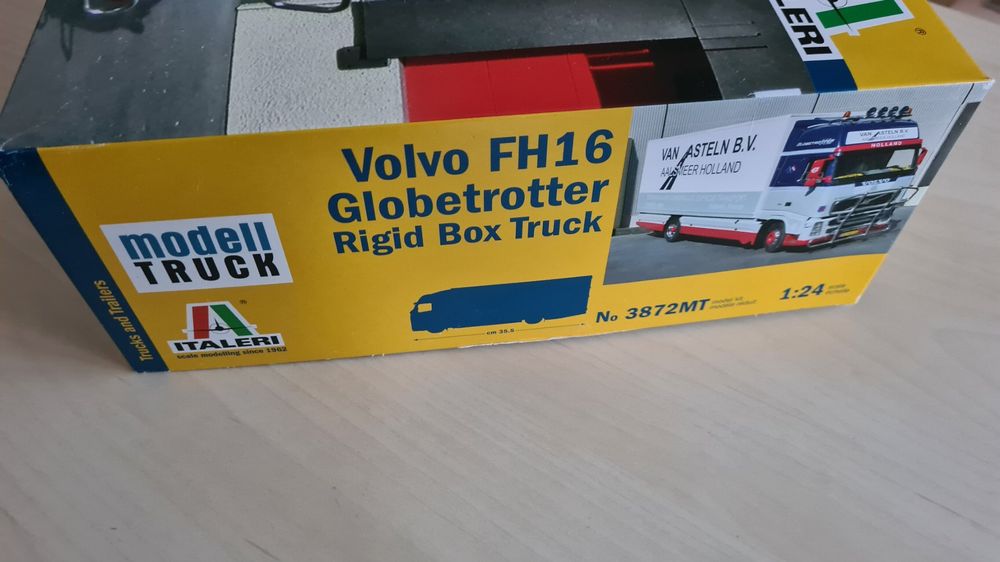 1:24 Volvo FH16 rigid box Globetrotter - Italeri 3872MT (Neu (gemäss ...