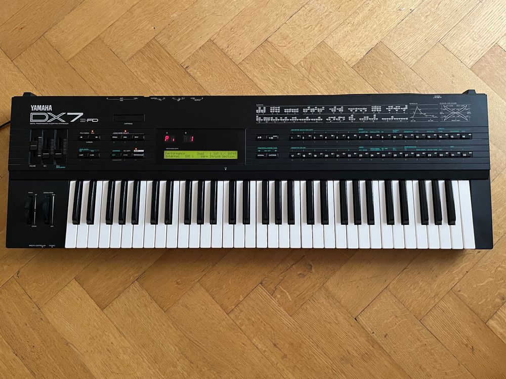 Yamaha DX7 II FD (Gebraucht) in lausanne für CHF 750 – nur Abholung auf ...