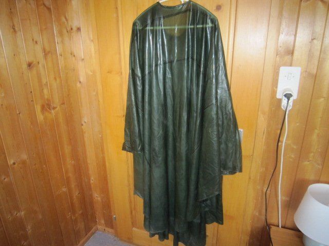 Latex Poncho GUWI (Gebraucht) in Hemberg für CHF 65 – mit Lieferung auf ...