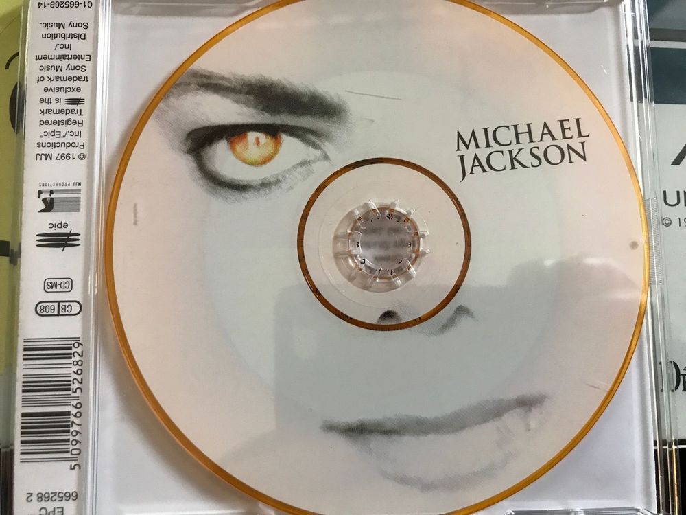 Michael Jackson Coffret GHOST (2 CD + VHS Collector) (Gebraucht) in Vevey für CHF 26 – mit ...