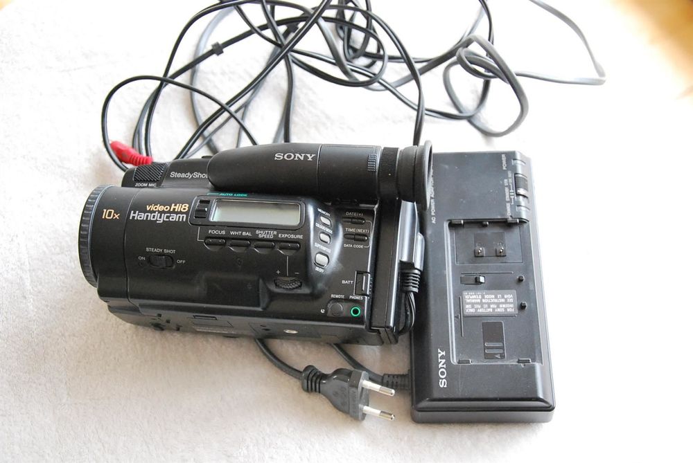 Sony CCD-TR 808 E HI 8 Camera (Defekt) in Biel/Bienne für CHF 34 – mit ...