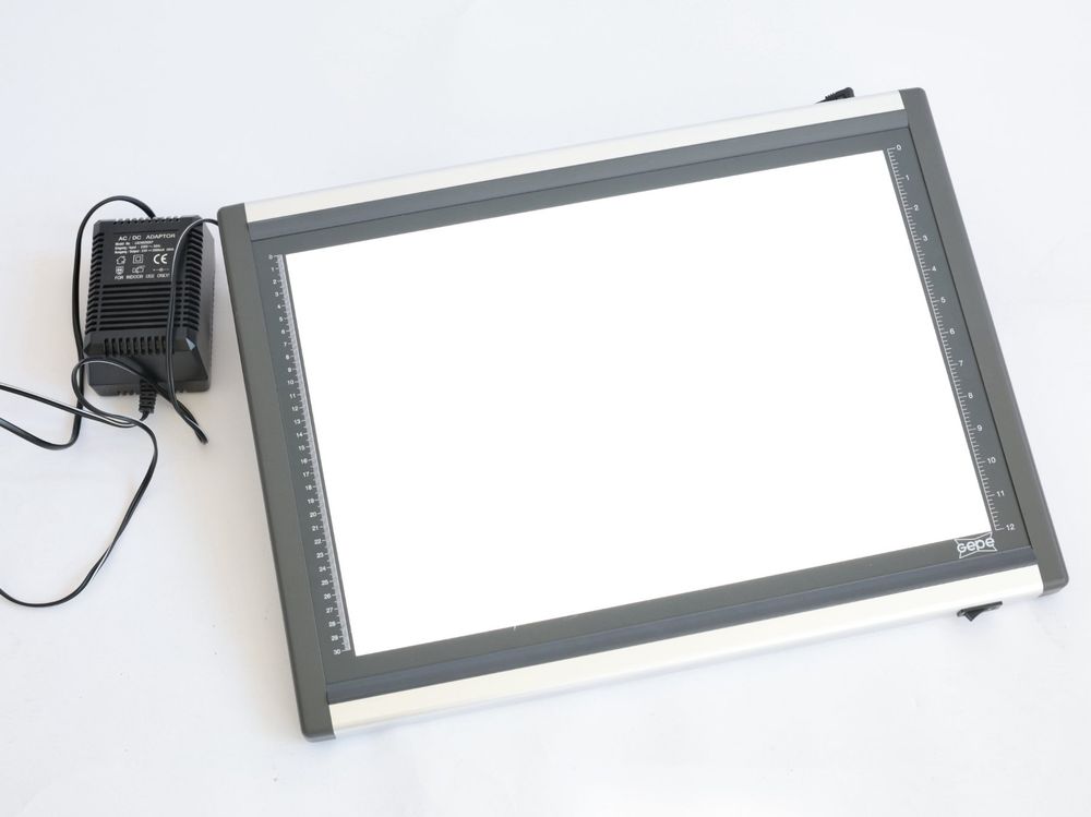 grande table lumineuse GEPE G-2025 SLIM LIGHT (D'occasion) à Biel ...