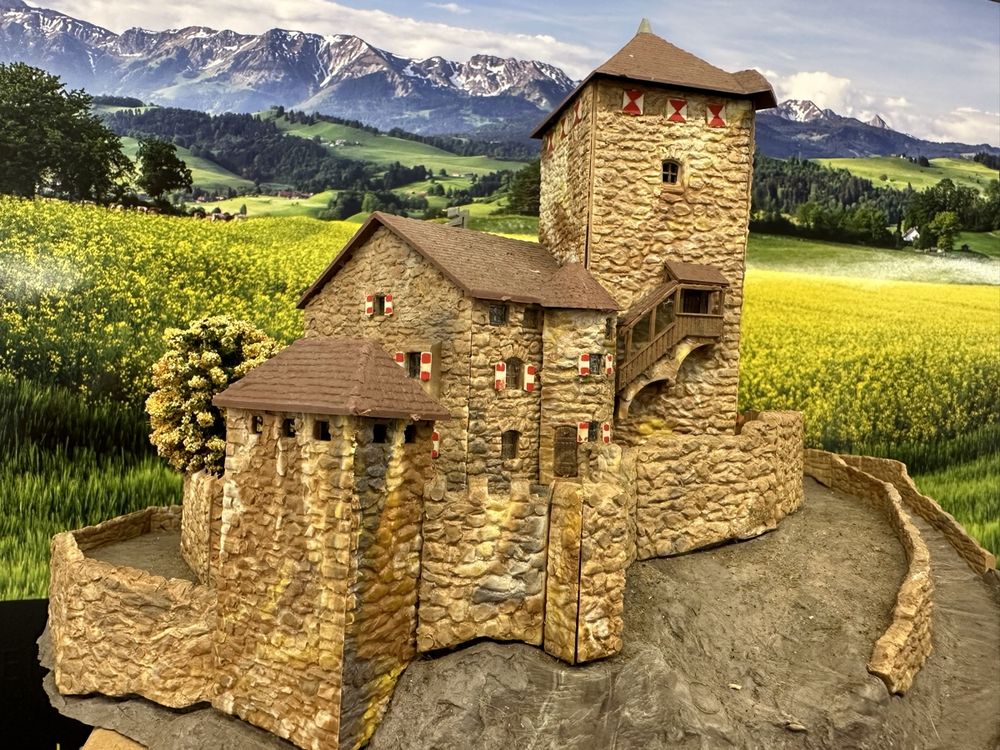 Kibri Burg / Schloss 91 (Gebraucht) in Lupsingen für CHF 41.5 – mit ...
