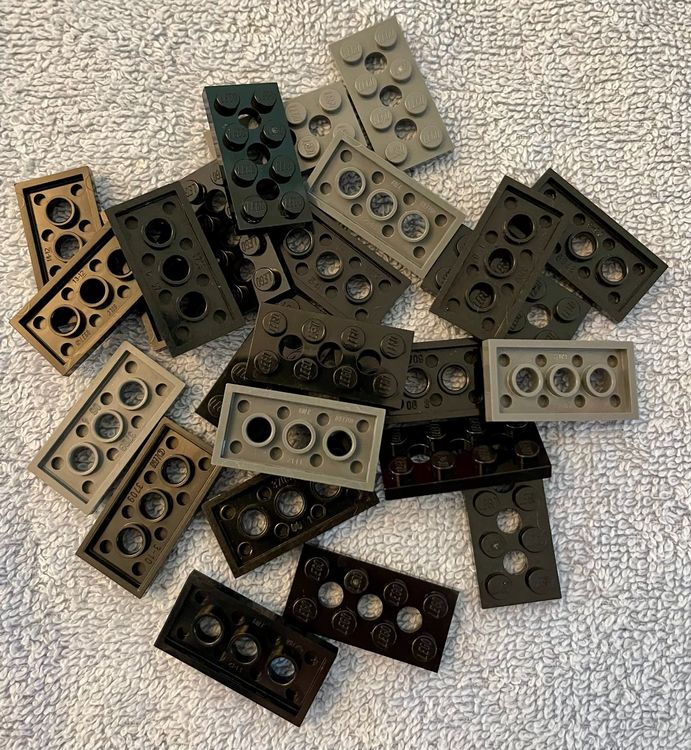 Lego 25 x Technic, Plate 2 x 4 with 3 Holes (Part. 3709b) | Kaufen auf ...