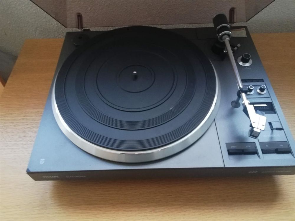 Plattenspieler - Philips 777 | Kaufen auf Ricardo