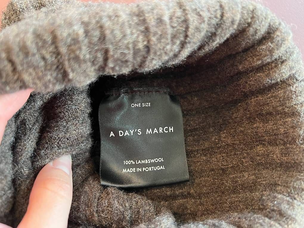 Beanie / Mütze von A Days March | dark brown | Wolle (Gebraucht) in ...