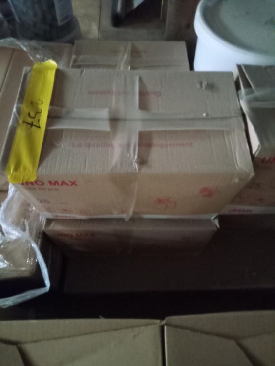 6 Kisten a 50Stl UNO Max Anschlaghalter 25cm | Kaufen auf Ricardo