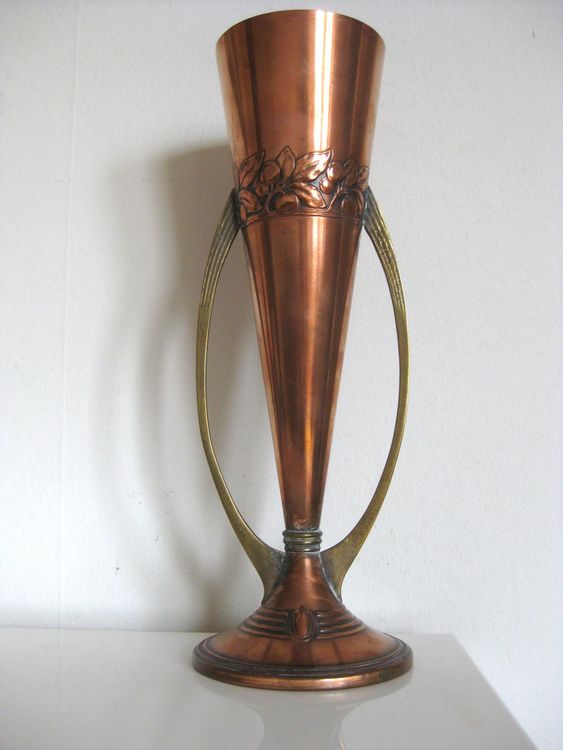 WMF ART DÉCO VASE (Gebraucht) in Luzern für CHF 48 – mit Lieferung auf Ricardo kaufen