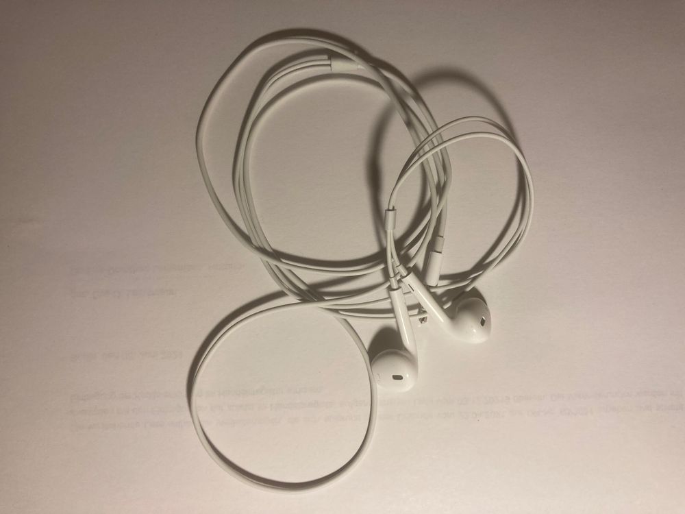 Original Apple headset (Gebraucht) in für CHF 5 – mit Lieferung auf ...