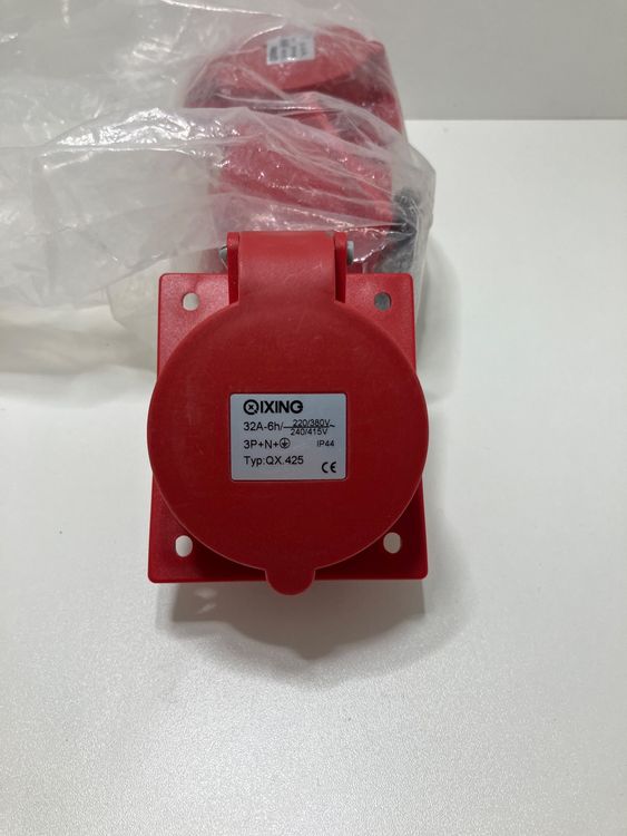 3 Einbau Steckdosen CEE 32 5P Schrägauslass | Kaufen auf Ricardo