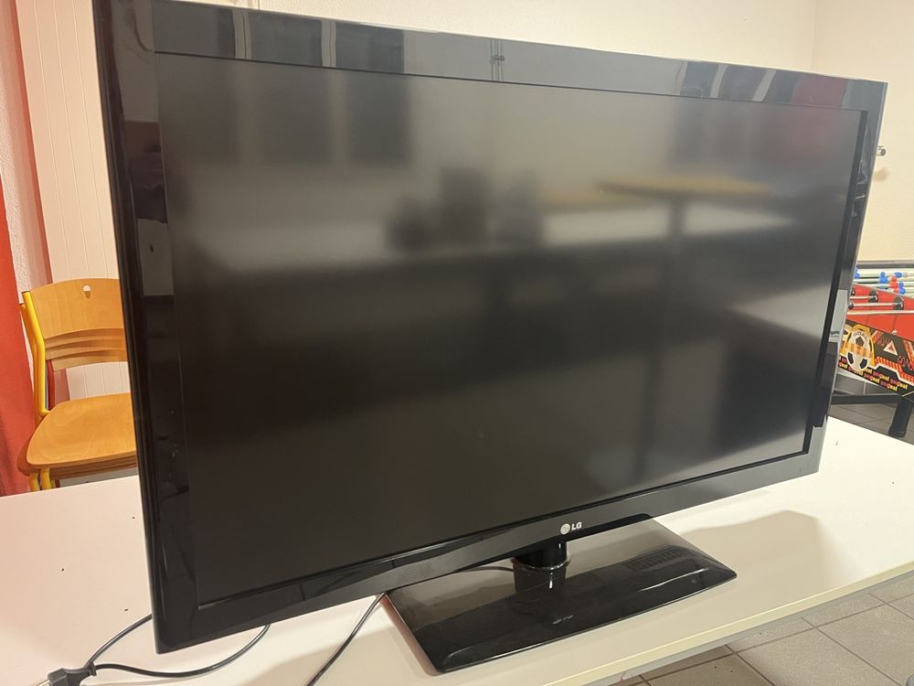 Fernseher LG 45 Zoll | Kaufen auf Ricardo