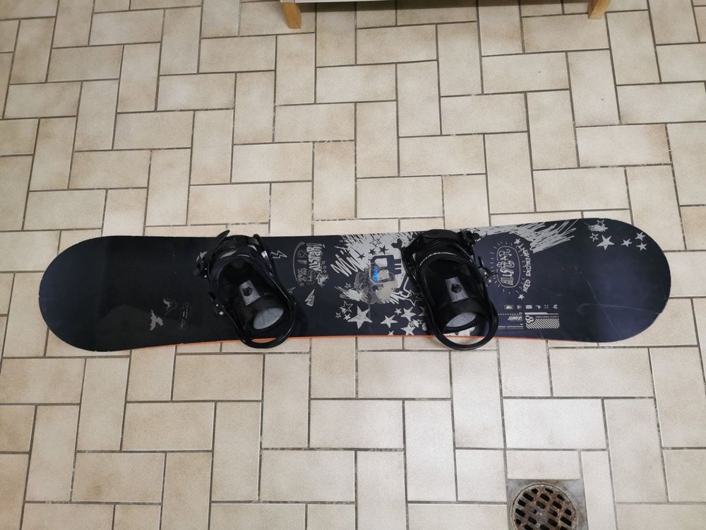 Snowboard Fanatic 145cm (Gebraucht) in Ebnat-Kappel für CHF 20 – mit ...