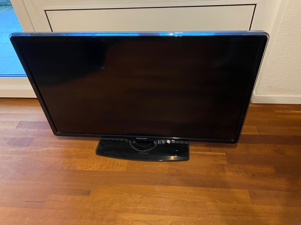 Philips LCD-Fernseher 42 Zoll (Gebraucht) in Adliswil für CHF 51 – nur ...