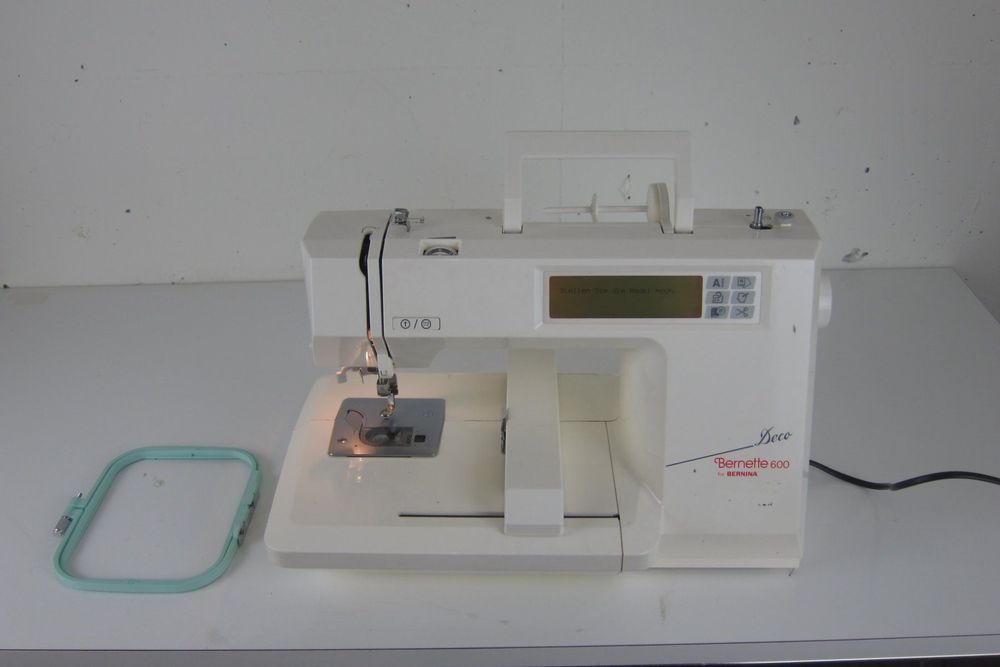 Bernina "Bernette Deco 600" Stickmaschin (Gebraucht) in Fahrweid für ...
