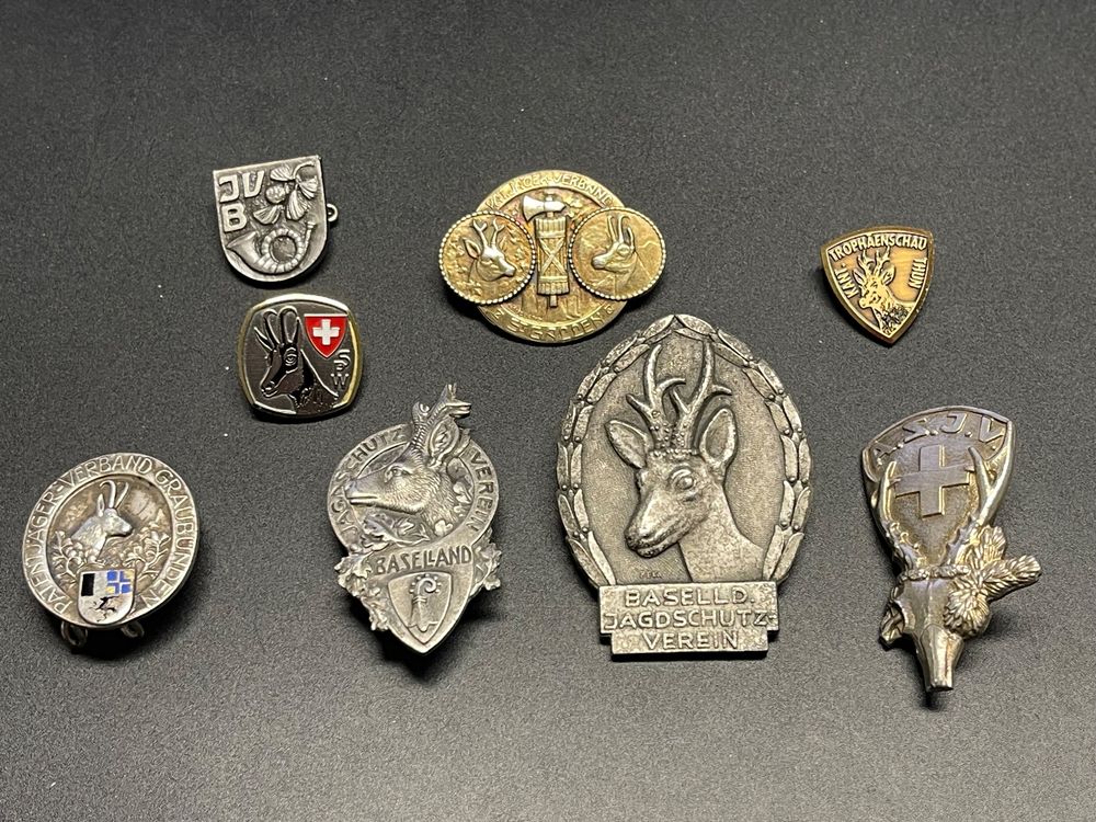 Lot alte Jäger/Jagd Abzeichen Pins etc. Schweiz (Gebraucht) in für CHF ...
