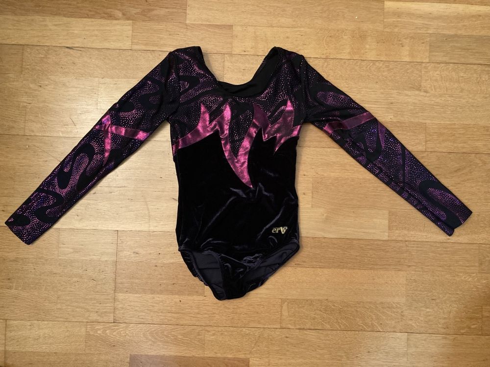 Turngwändli / Turnanzug Grösse 152 (Gebraucht) in für CHF 19 – mit ...