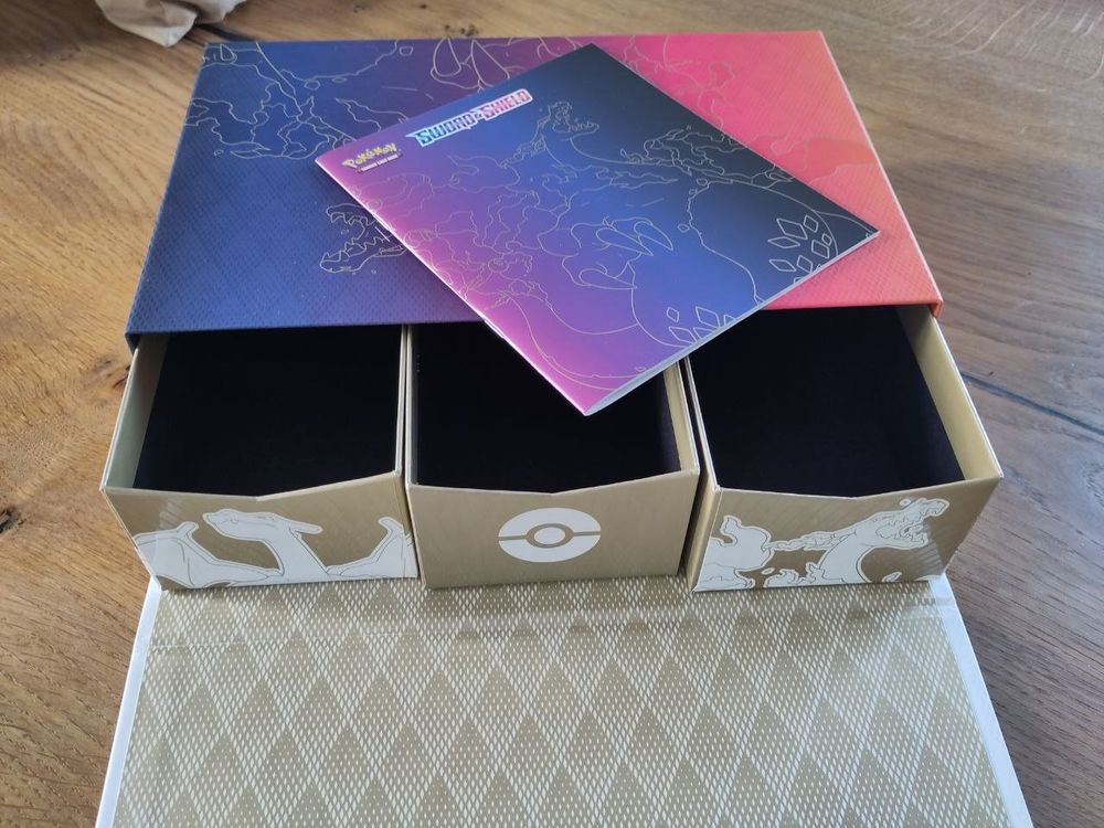 Pokemon Charizard UPC (Nur Box, Leer) (Gebraucht) in Meggen für CHF 1 ...