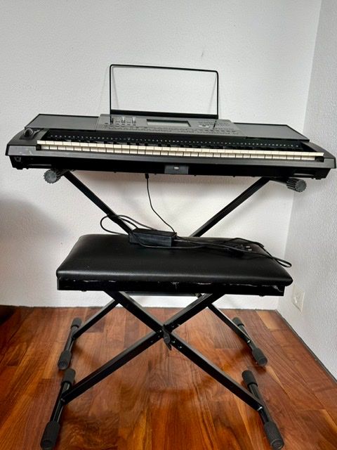 Occ. Fame G2000 Keyboard mit Ständer & Hocker (Gebraucht) in ...
