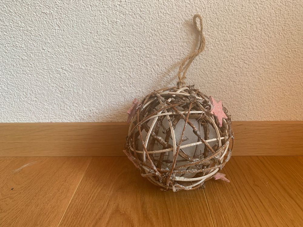Kugel mit Sternen zum aufhängen (Gebraucht) in Unterbäch VS für CHF 1 ...