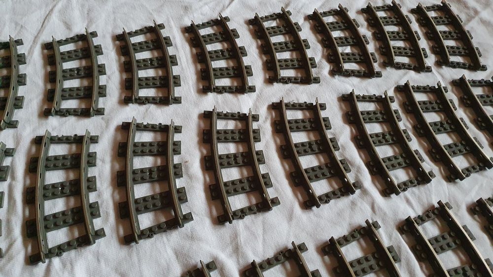 Sammlung LEGO Eisenbahn 9V Schienen Gleise 90er Kurven (Gebraucht) in Würenlingen für CHF 31 ...