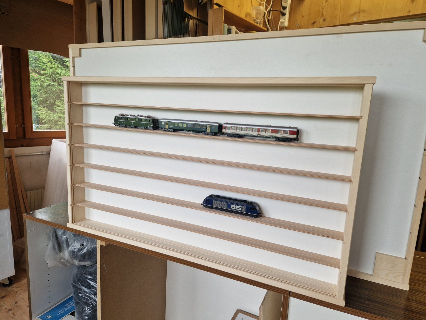 Vitrine 1,1m für H0 Modelle mit 7 Stellebenen (Neu (gemäss Beschreibung ...
