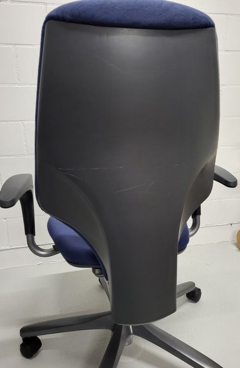 Hochwertiger Giroflex 64 mit Armlehnen | Kaufen auf Ricardo