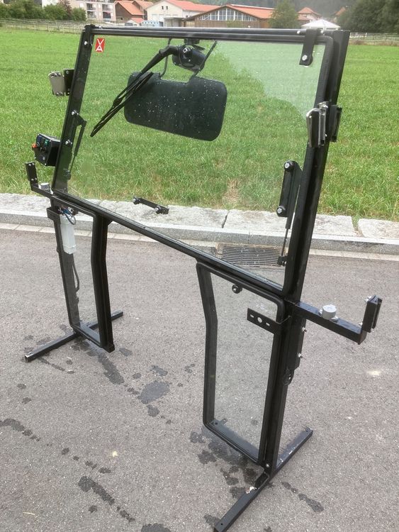 Traktor Frontscheibe Viktor (Neu (gemäss Beschreibung)) in für CHF 50 ...
