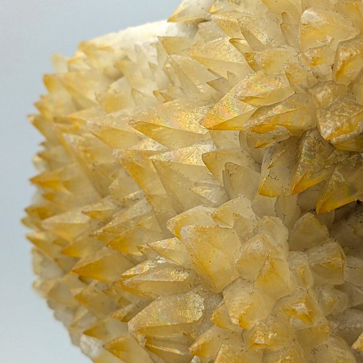 Grosse (18cm) CALCIT GELB IRISIEREND, elegante (Neu (gemäss Beschreibung)) in Balerna für CHF ...