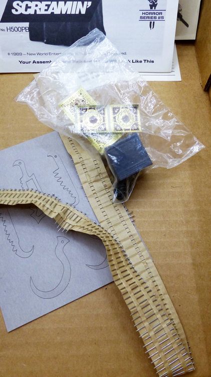 PINHEAD CENOBITE HELLRAISER HORROR MODEL KIT SCREAMIN 1989 (Neu (gemäss ...