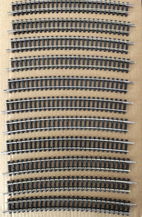 15 Stück Minitrix Gebogenes Gleis R6 (Gebraucht) in Uerkheim für CHF 5. ...