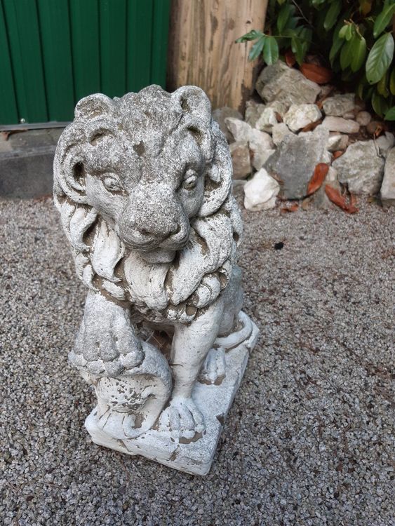 Steinlowe Fur Den Garten