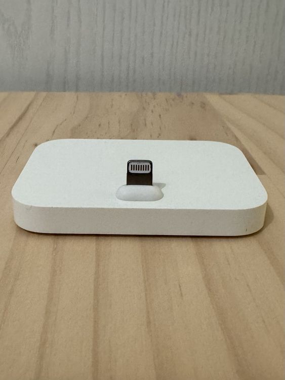 Apple iPhone Lightning Dock (Gebraucht) in Lyss für CHF 7 – mit Lieferung auf Ricardo kaufen