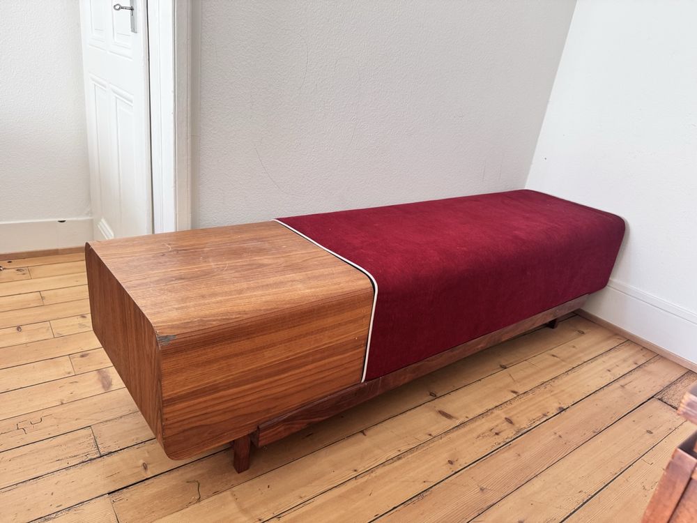 Vintage Red Velvet Bench - Mid-Century Modern Style (Gebraucht) in ...