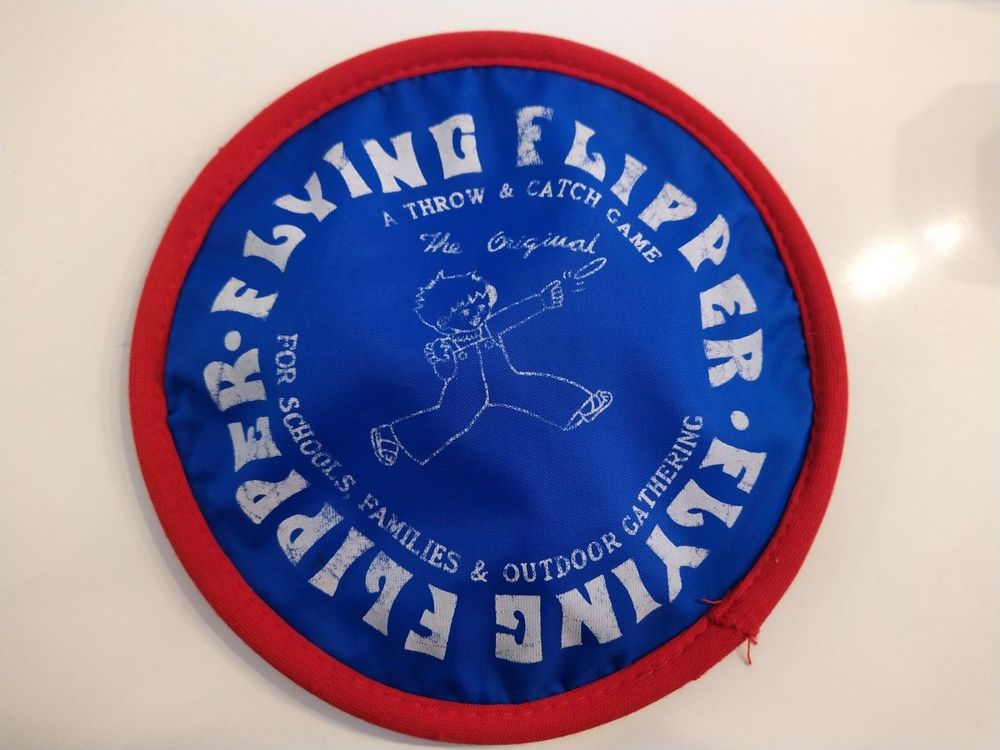 Frisbee 'Flying Flipper' (Gebraucht) in Triesen für CHF 2 – mit ...