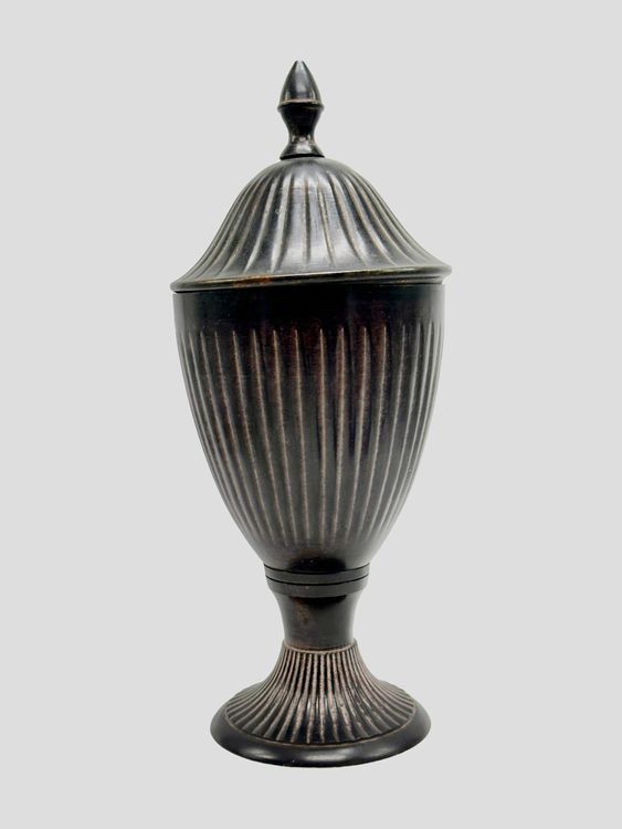 Urne ancienne en cuivre patiné noir | Kaufen auf Ricardo