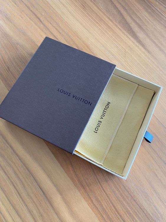 Louis Vuitton small box (Gebraucht) in Lausanne für CHF 5 – mit ...