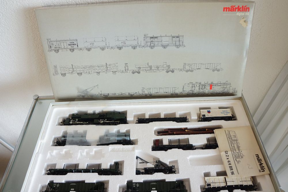 Märklin 26960, 11-teiliger Güterzug mit Gt 2x4/4-Zuglok (Gebraucht) in ...